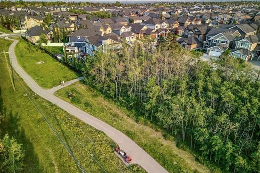 Discover West Springs: A Vibrant Community in SW Calgary