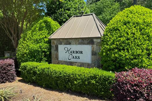 Harbor Oaks Homes for Sale | Gated Luxury Homes on Estate Lots in Denver NC